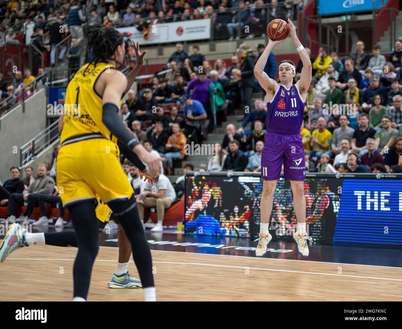 Grant Anticevich (BG Goettingen, #11), Jonathan Baehre (MHP Riesen ...