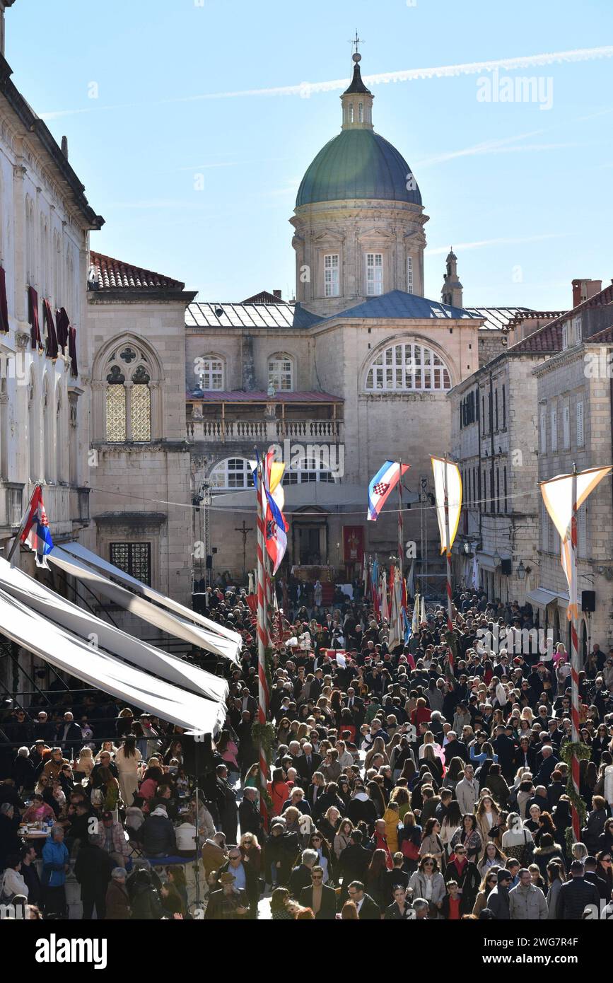 Procesija hi-res stock photography and images - Alamy
