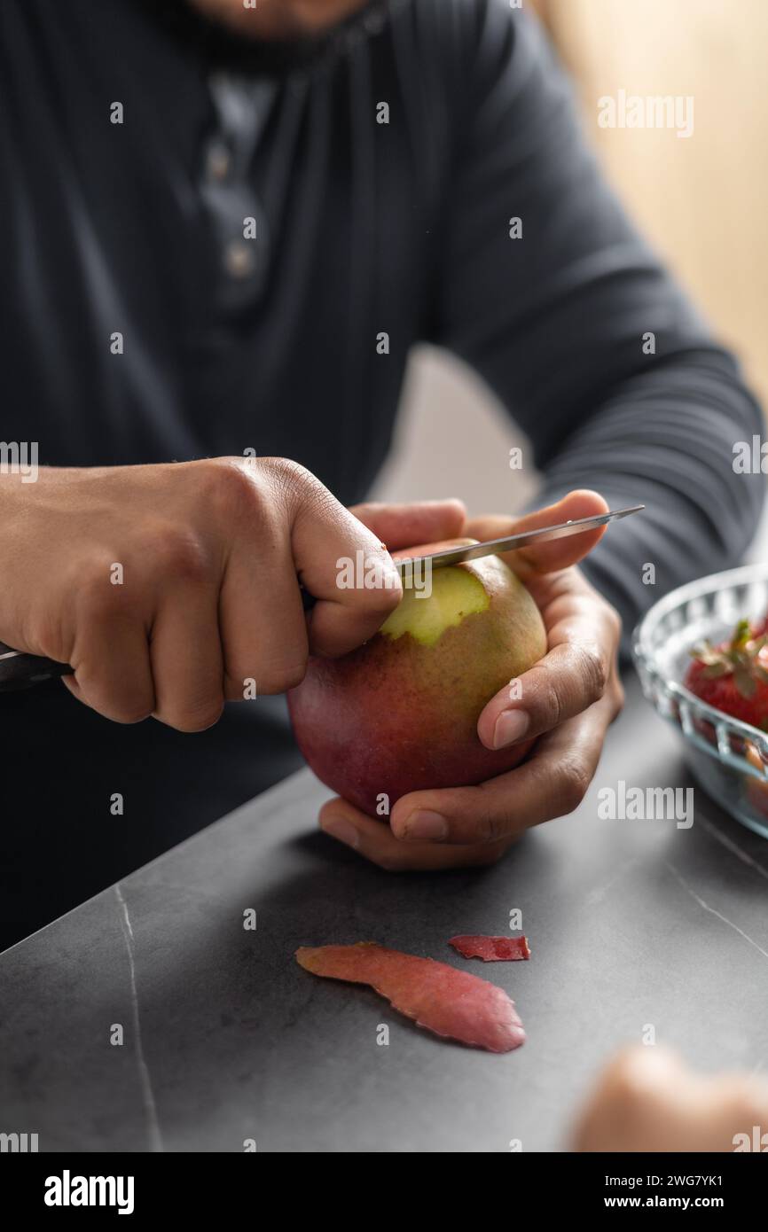Kitchen tasks hi-res stock photography and images - Alamy