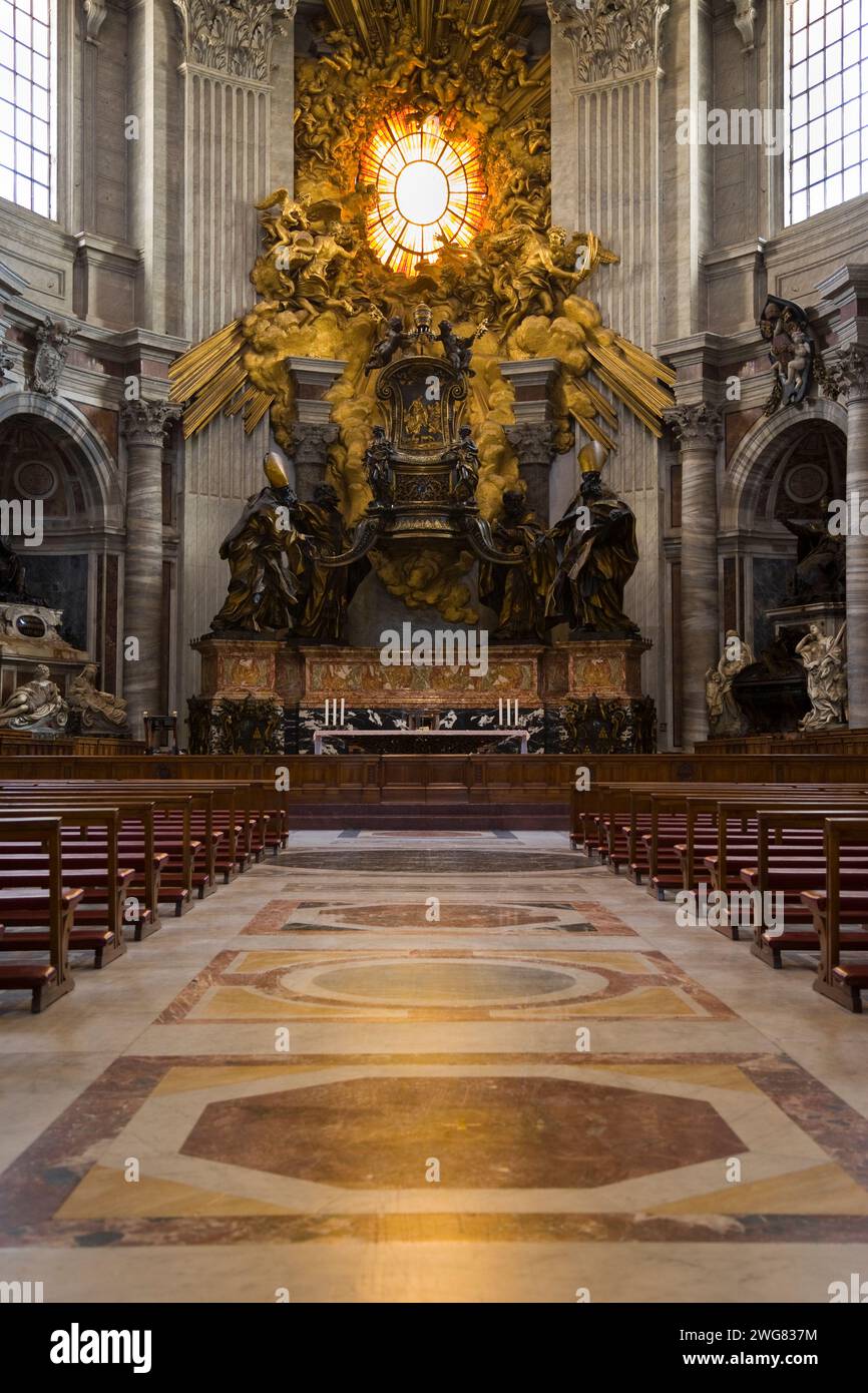 Altar of the chair of Saint Peter, Saint Peter´s Basilica, Vatican City ...