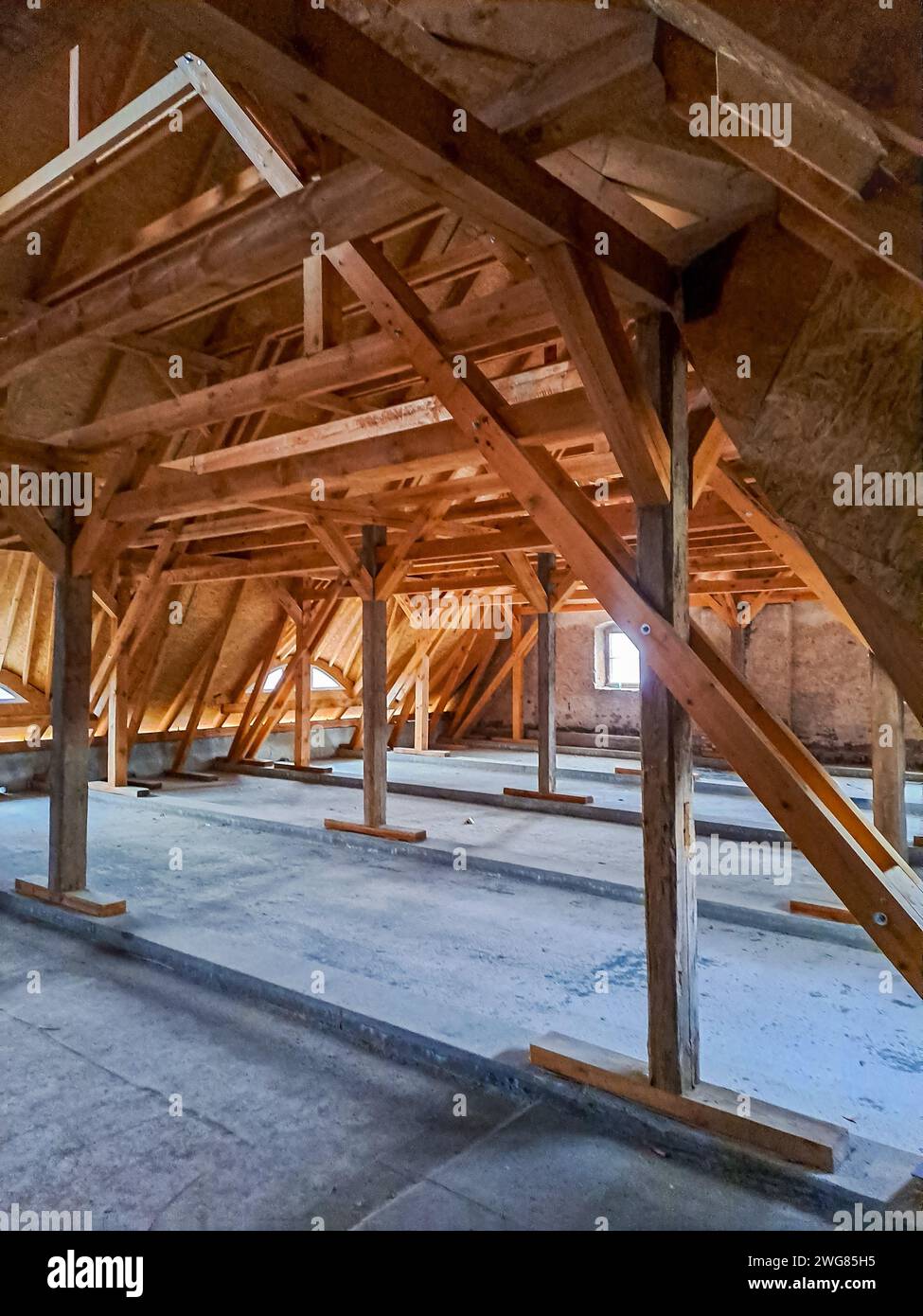 Roof building from inside hi-res stock photography and images - Alamy