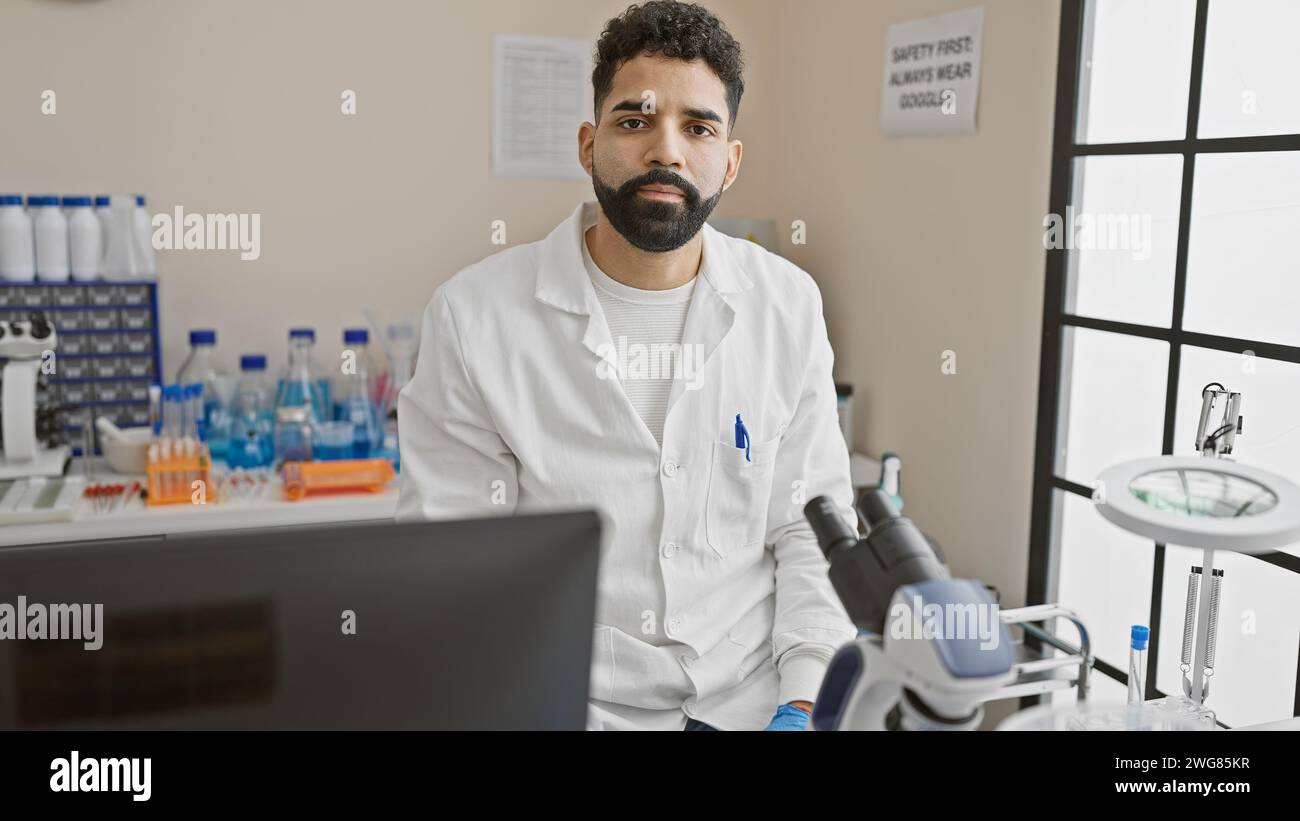 Scientist dressed in lab coat hi-res stock photography and images - Alamy