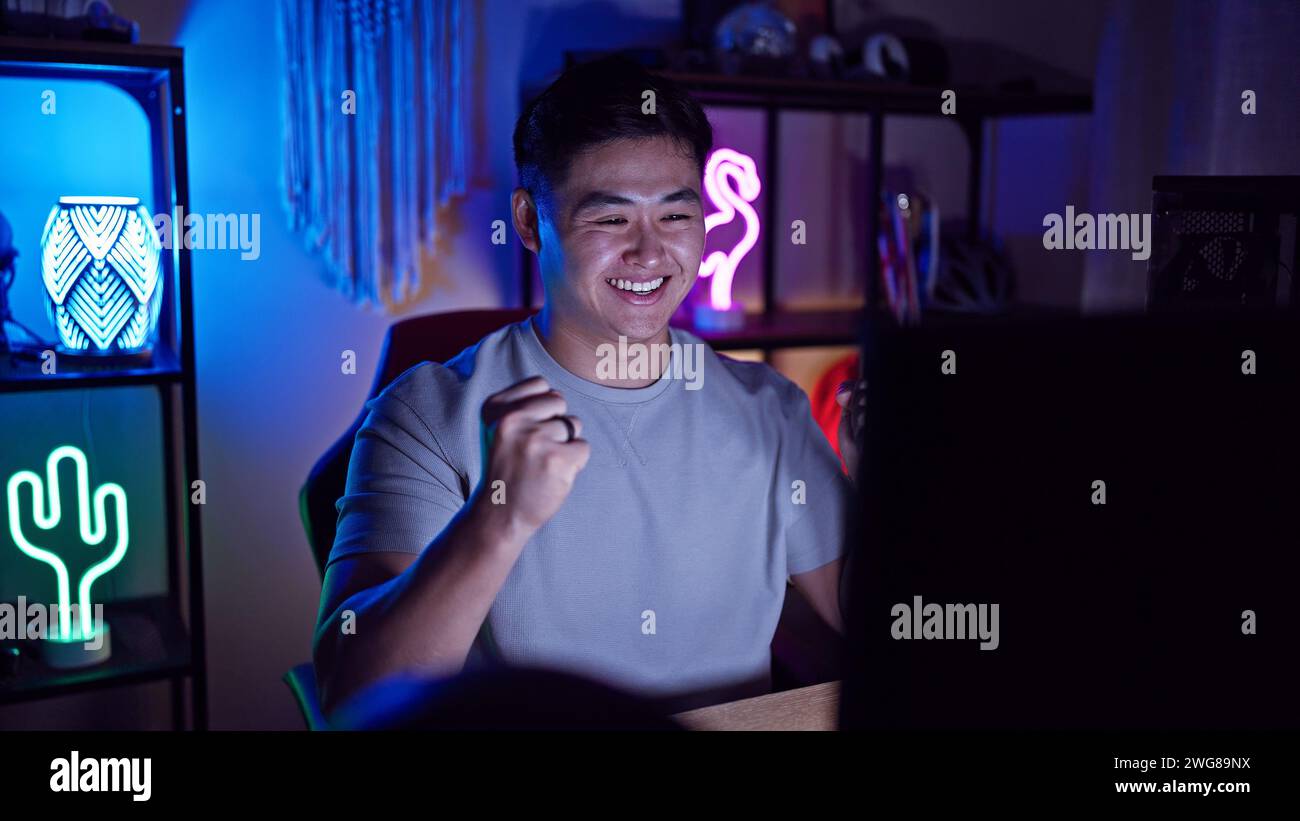 Tech savvy atmosphere hi-res stock photography and images - Alamy