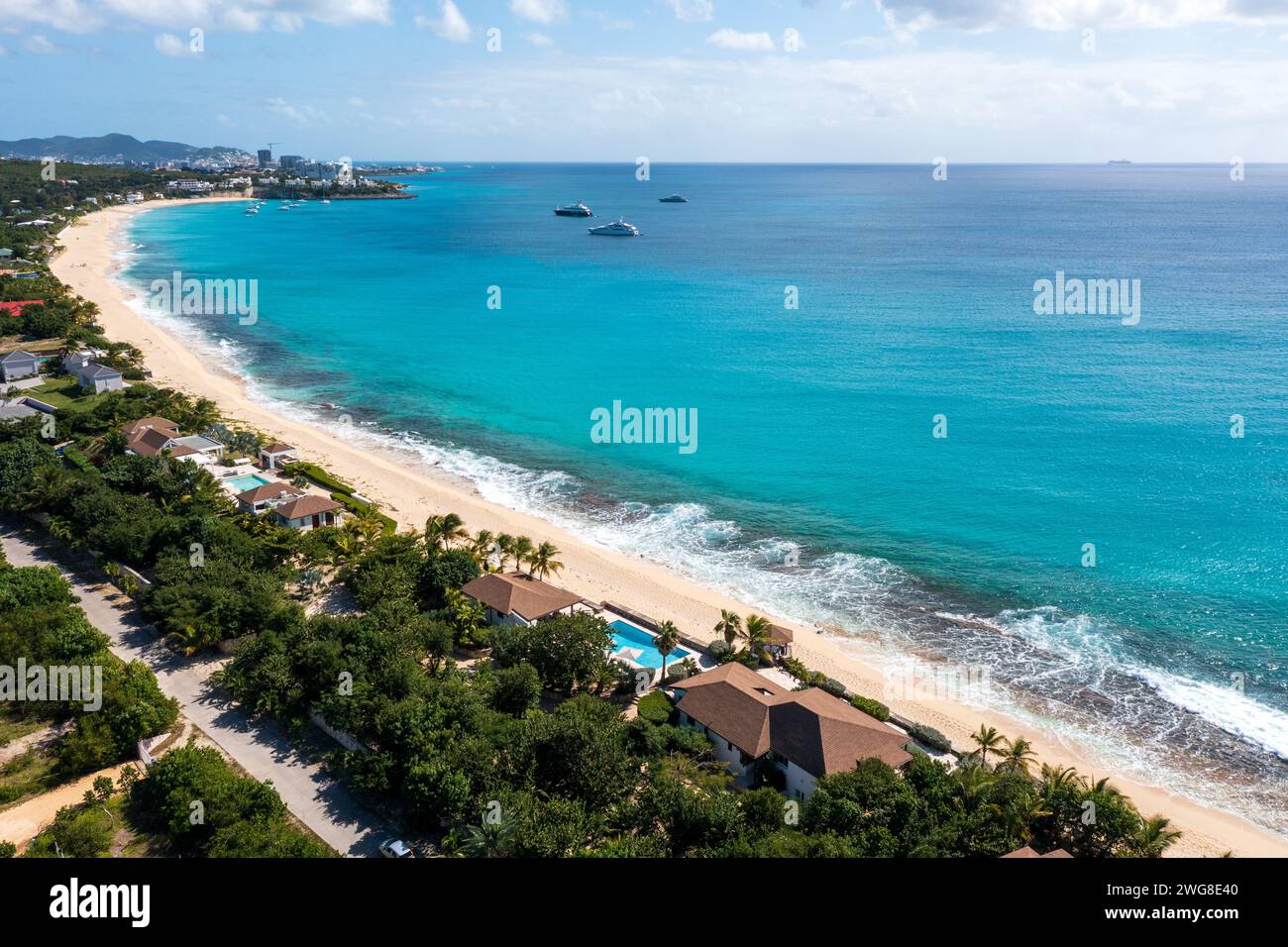 Aerial view of beachfront houses Stock Photo - Alamy