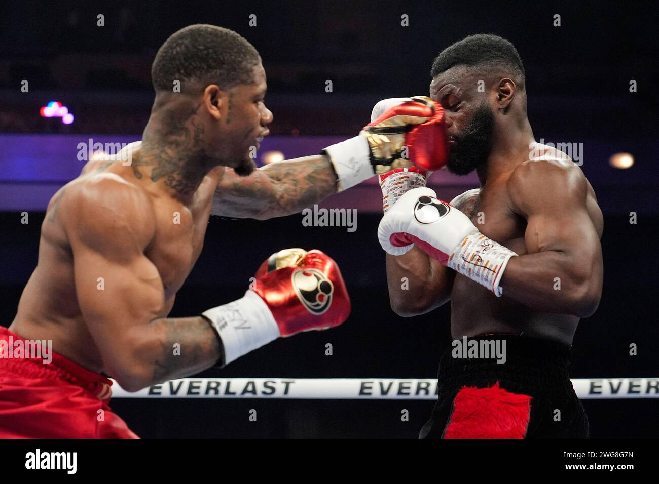 Austin Williams hits Armel Mbumba-Yassain a middleweight boxing match ...