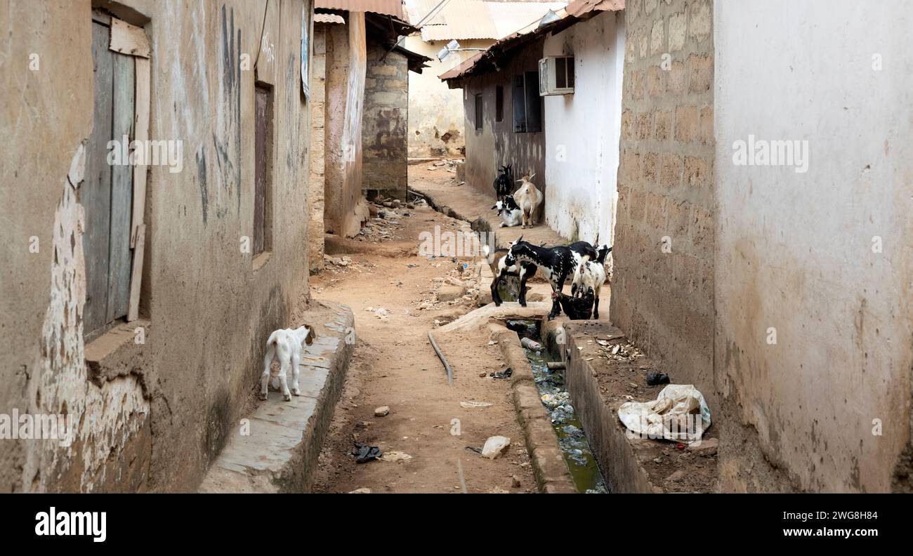 African poor trash hi-res stock photography and images - Alamy