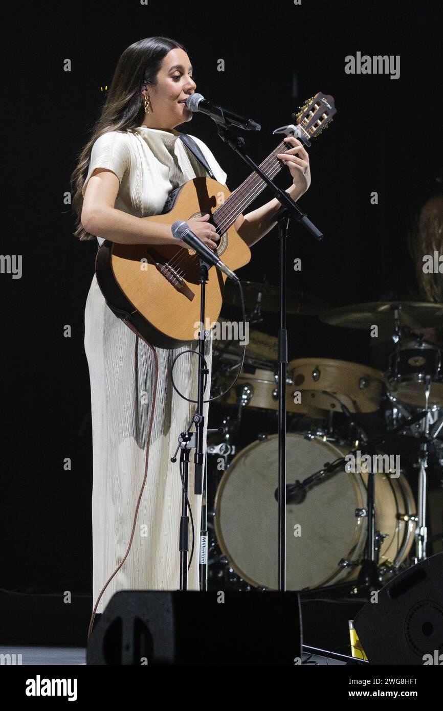 The singer-songwriter Valeria Castro during his concert at the Teatro ...