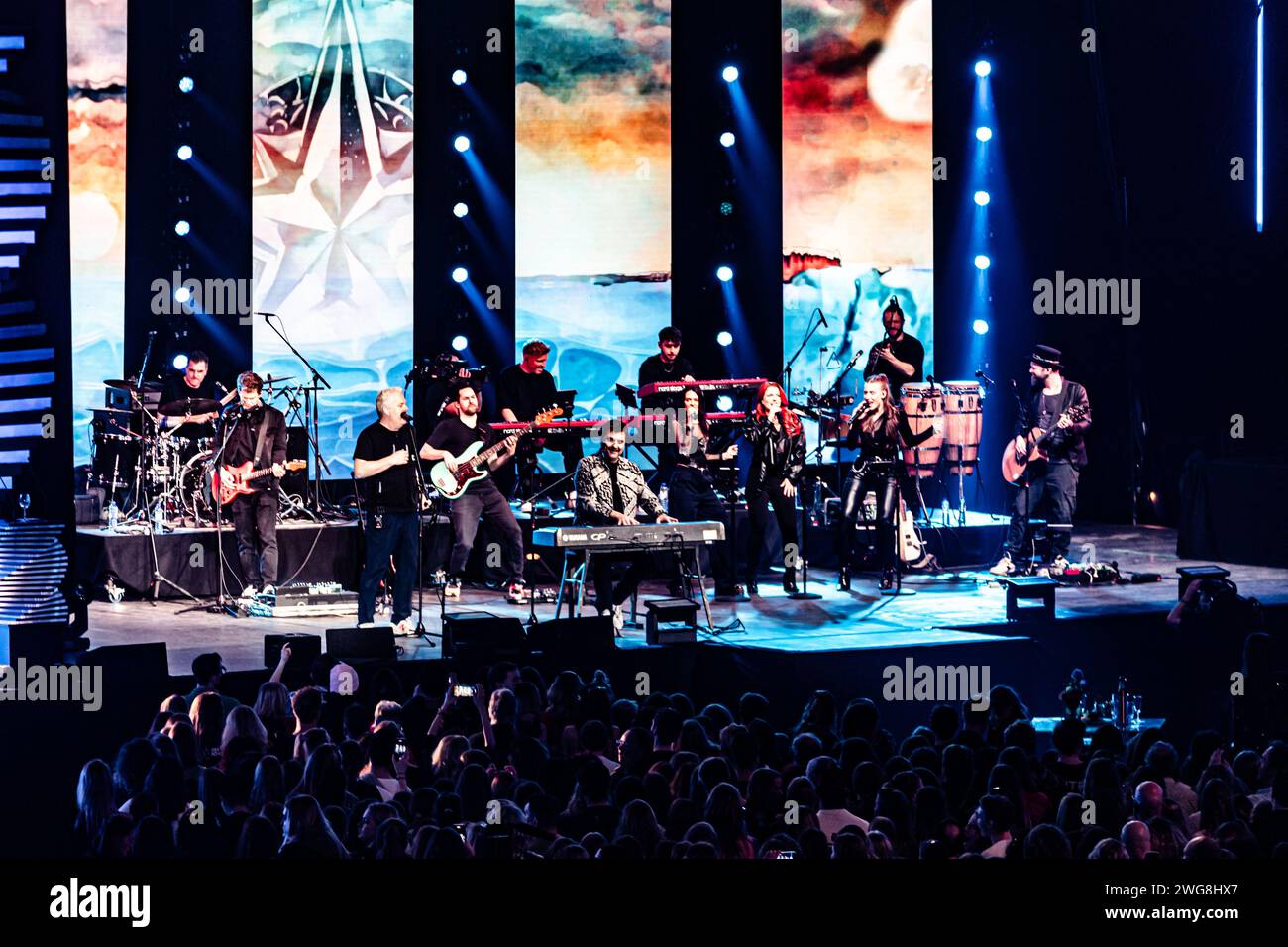 ROTTERDAM - Acda and De Munnik live on stage at the Q-Music Top40 ...