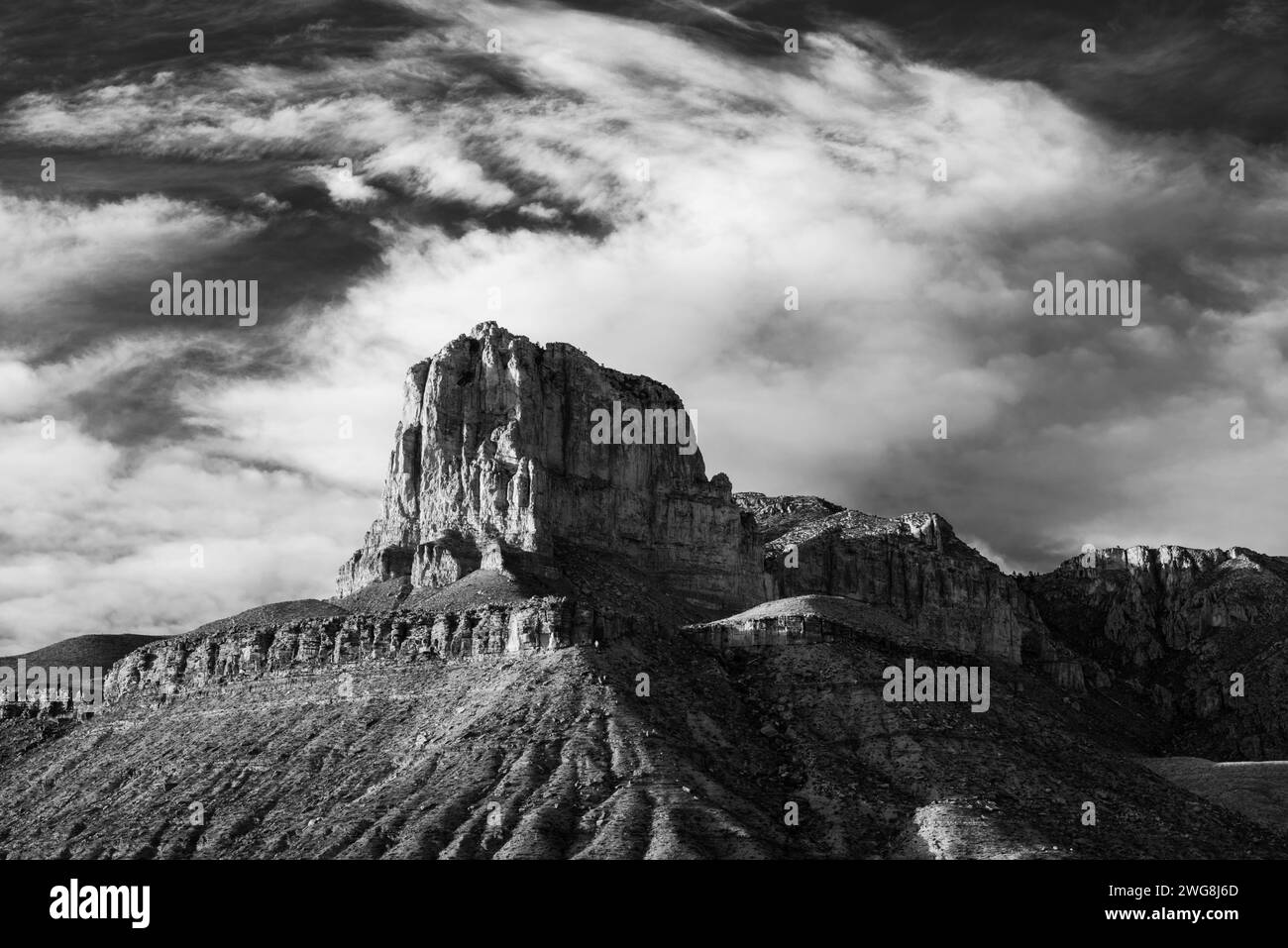 Sunset view of El Capitan peak, Guadelupe Mountains National Park ...