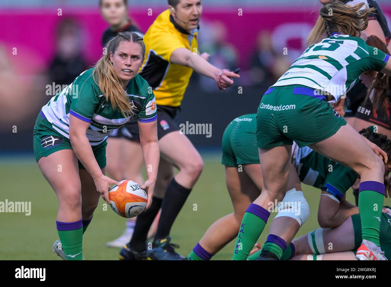 Trailfinders Women distribute the ball during the Womens Allianz ...