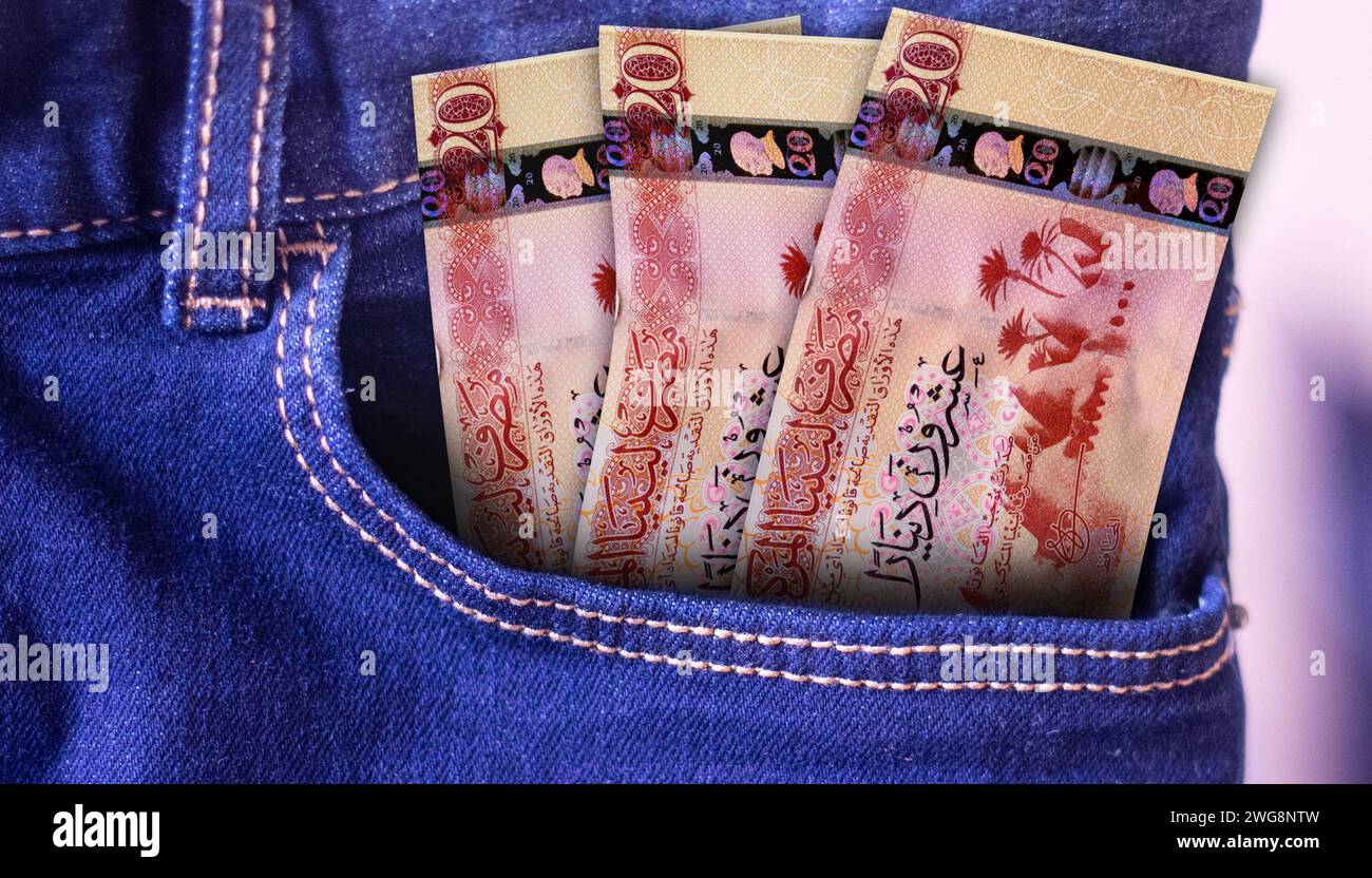 Libya 20 dinars hi-res stock photography and images - Alamy