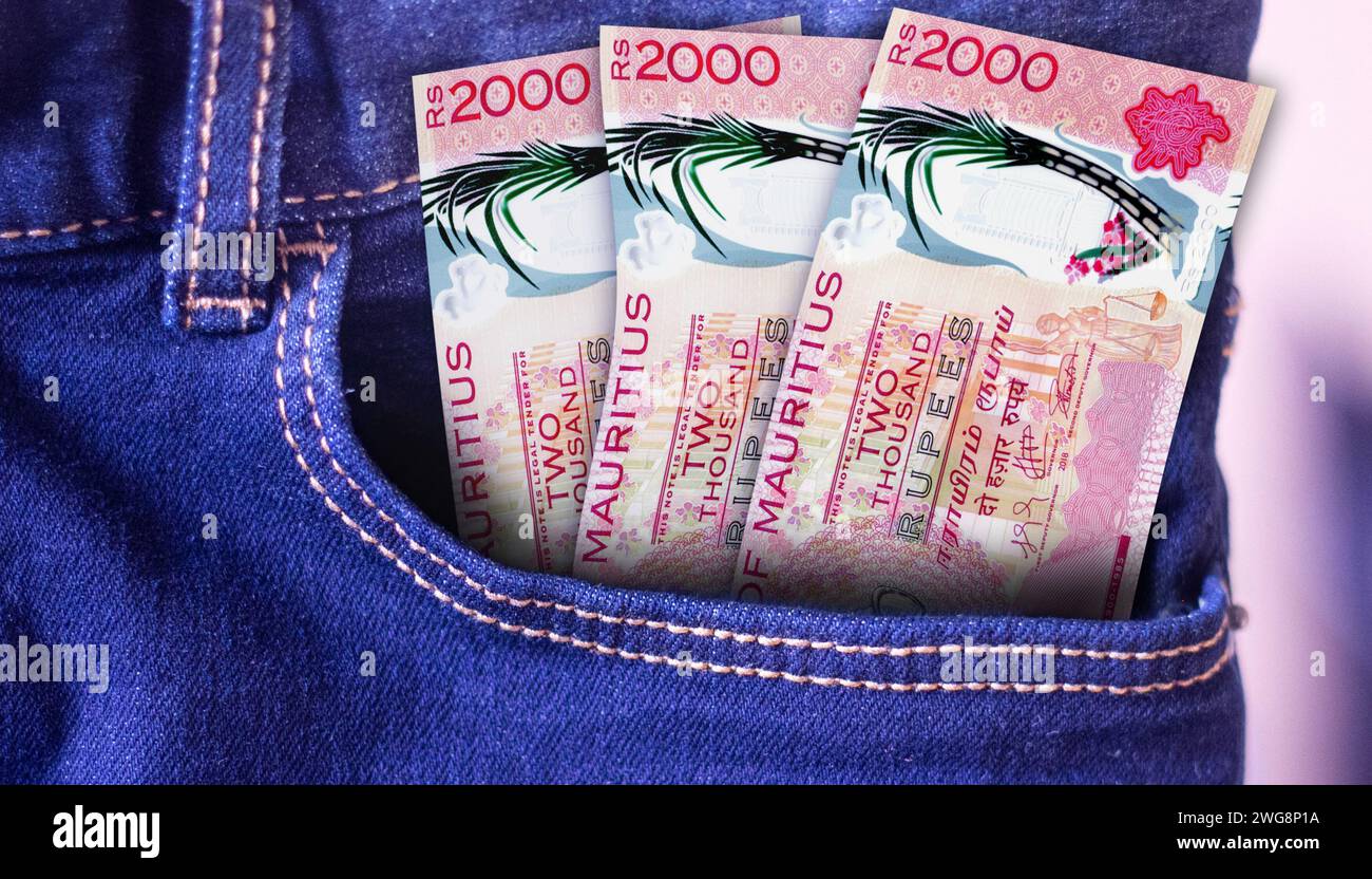 2000 rupee banknotes salary hi-res stock photography and images - Alamy