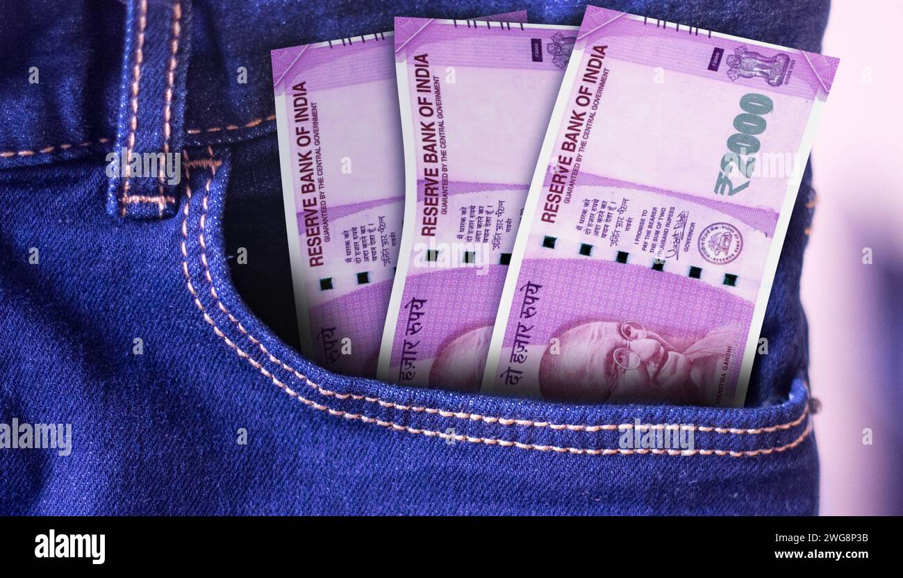 2000 rupee banknotes salary hi-res stock photography and images - Alamy