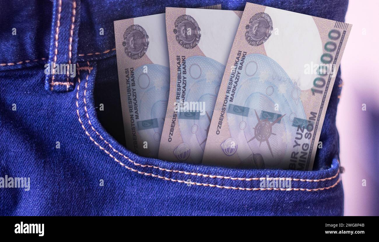 100000 bank note hi-res stock photography and images - Alamy