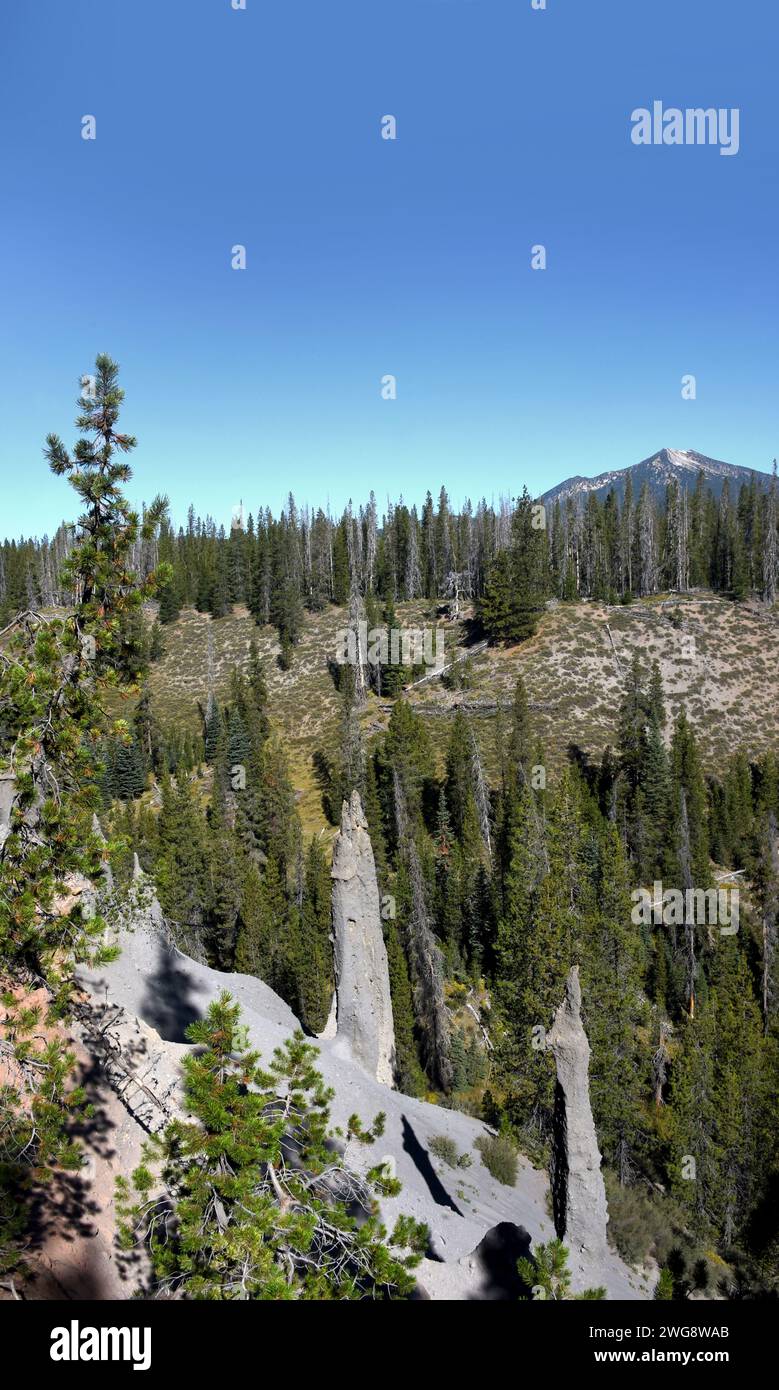 Pinnacles Overlook gives a panarama view of Crater Lake National Park ...