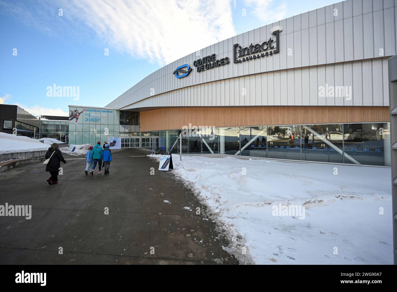 Centre de glaces intact assurance hi-res stock photography and images ...