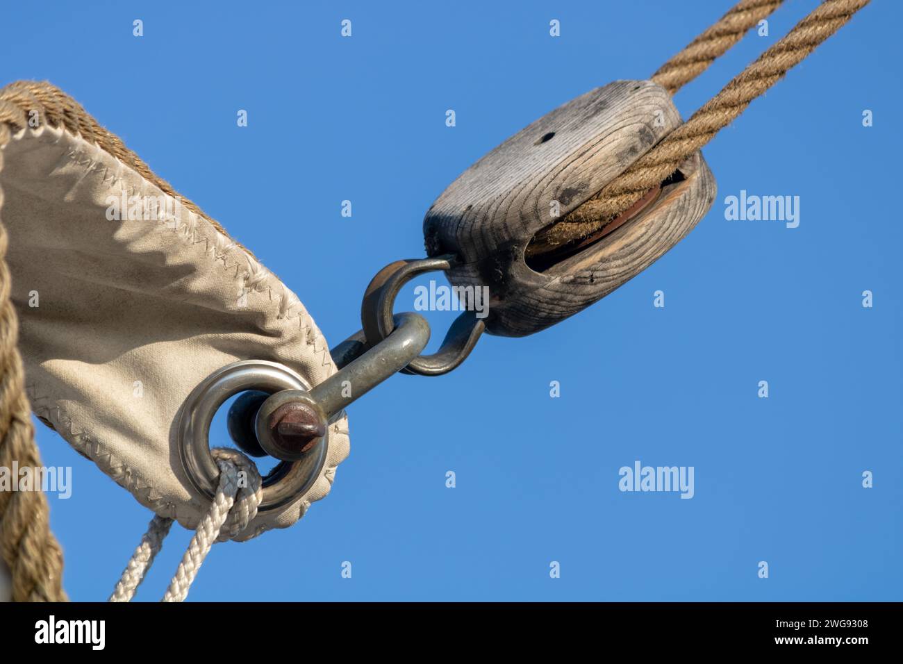 Folded sail hi-res stock photography and images - Alamy