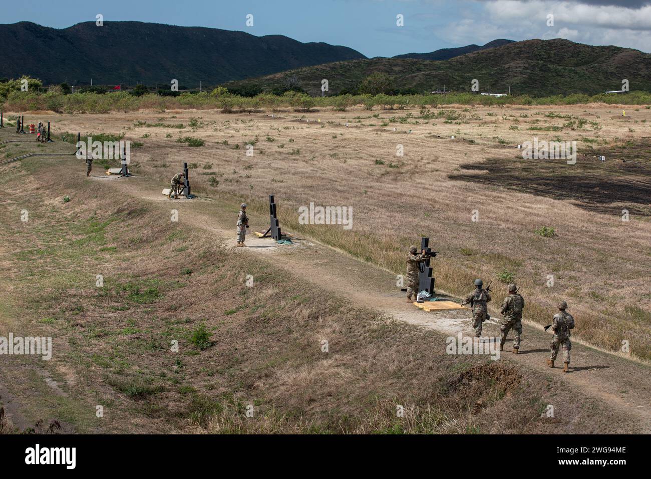 Soldiers assigned to the 130th Engineer Battalion, 101st Troop Command ...