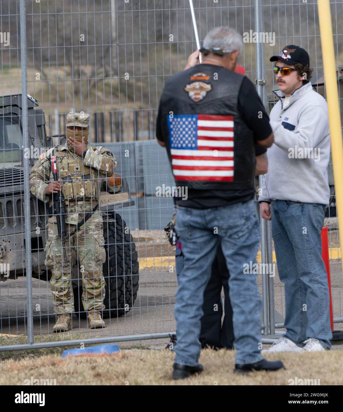 Eagle Pass, Texas, USA. 3rd Feb, 2024. U.S. Veterans thanking the TEXAS ...