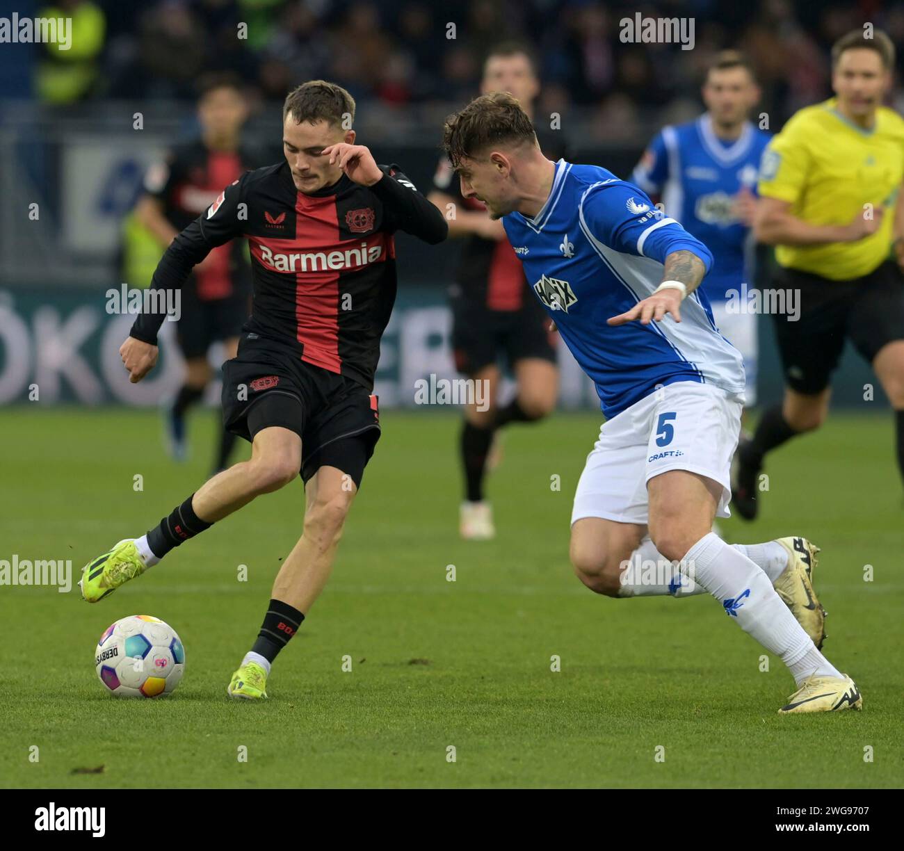 Darmstadt, Deutschland. 03rd Feb, 2024. Florian Wirtz (li) gegen Matej ...