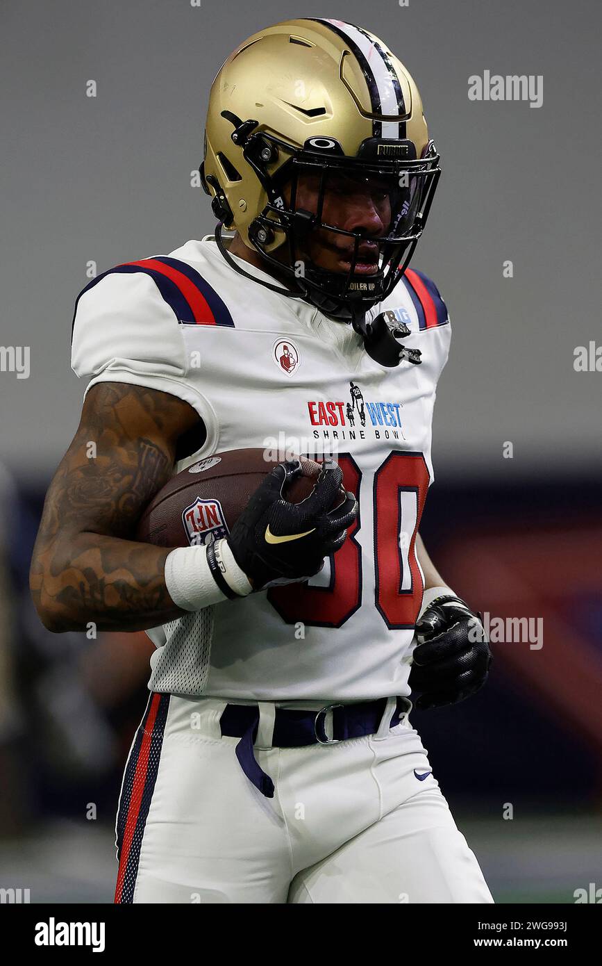 East running back Tyrone Tracy (30) of Purdue runs during the East West ...