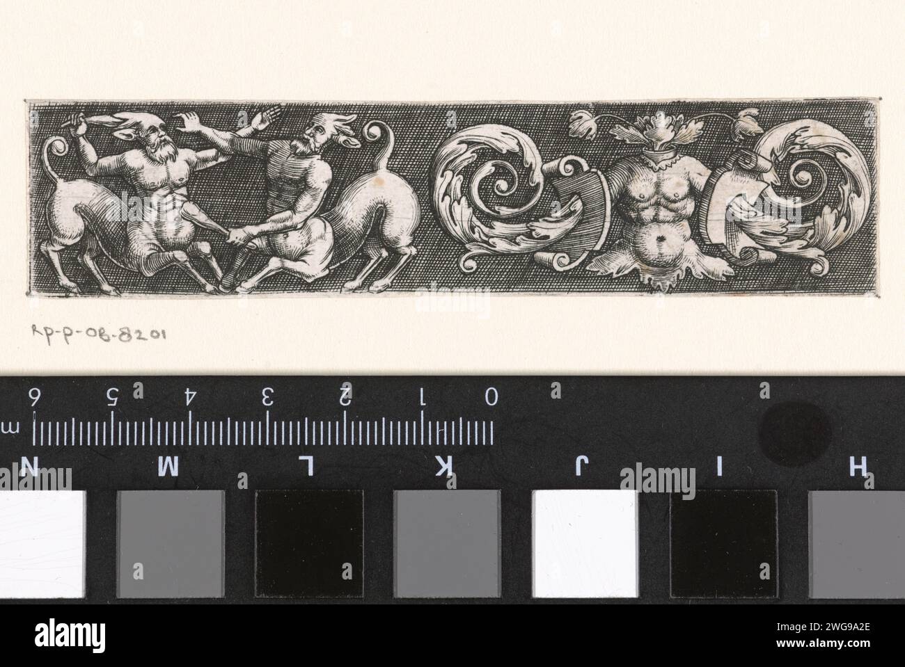 Frisian with two fighting centers on the left and a hull on the right ...