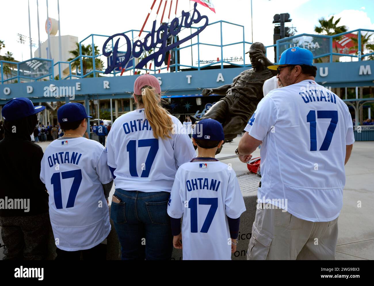 Dodger fan Walter Pena arrives with his family for DodgerFest at Dodger ...