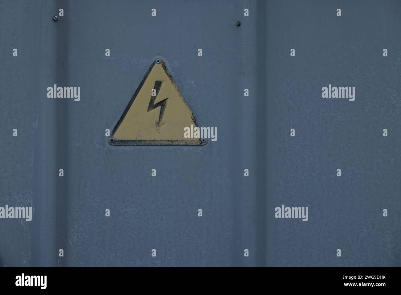 Emergency high voltage sign hi-res stock photography and images - Alamy