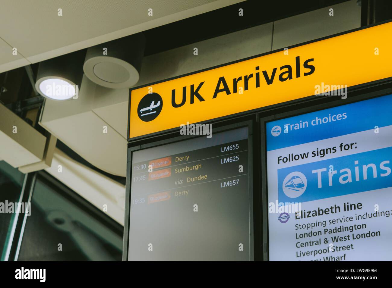 Transportation sign at Heathrow airport Stock Photo - Alamy