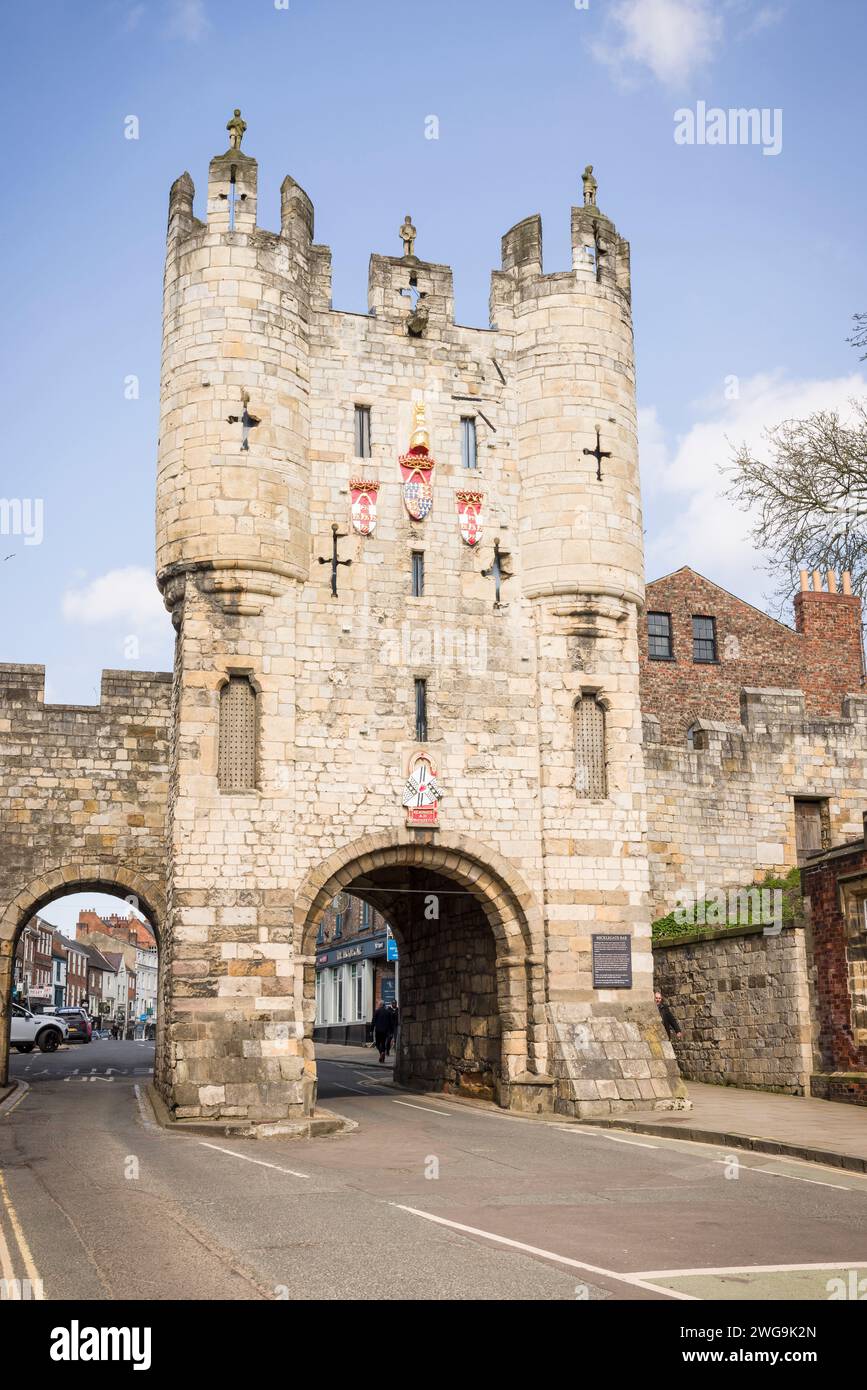 Gate house gatehouse entrance hi-res stock photography and images - Alamy