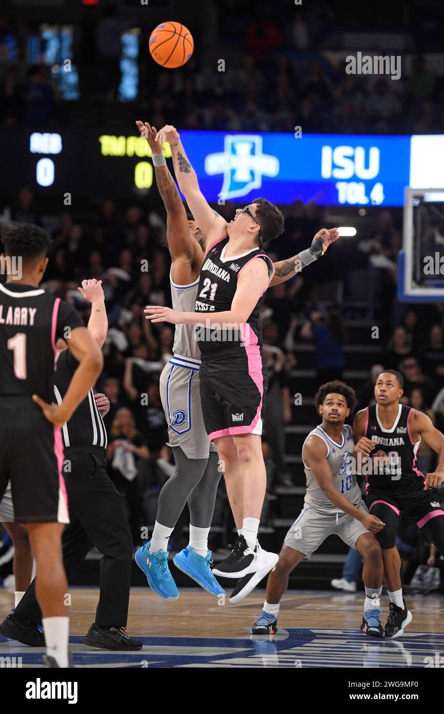 TERRE HAUTE, IN - FEBRUARY 03: Indiana State Sycamores Center Robbie ...