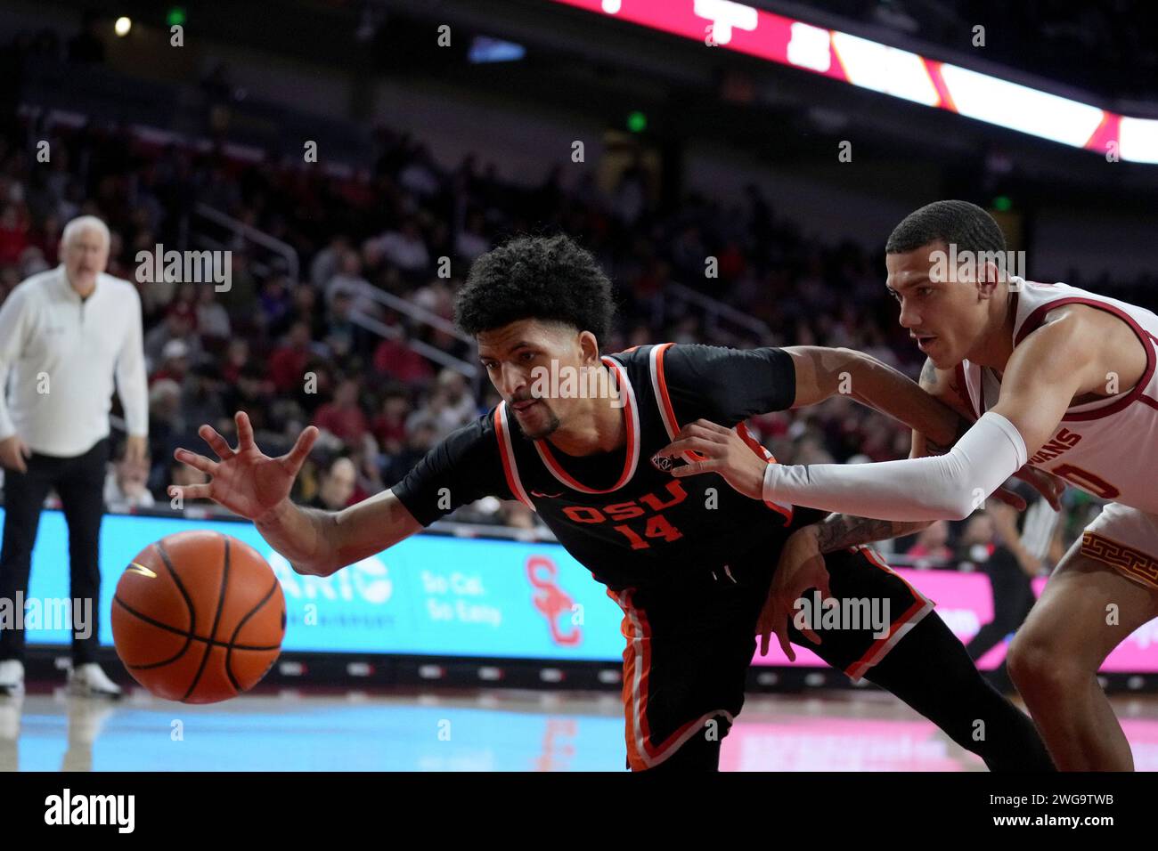 Oregon State forward Jayden Stevens (14) and Southern California guard ...