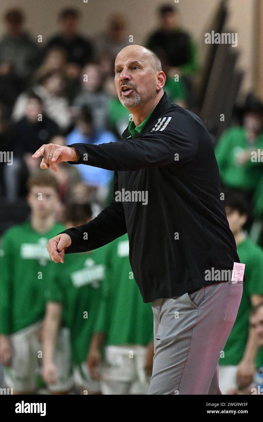 North Dakota Fighting Hawks head coach Paul Sather motions to players ...