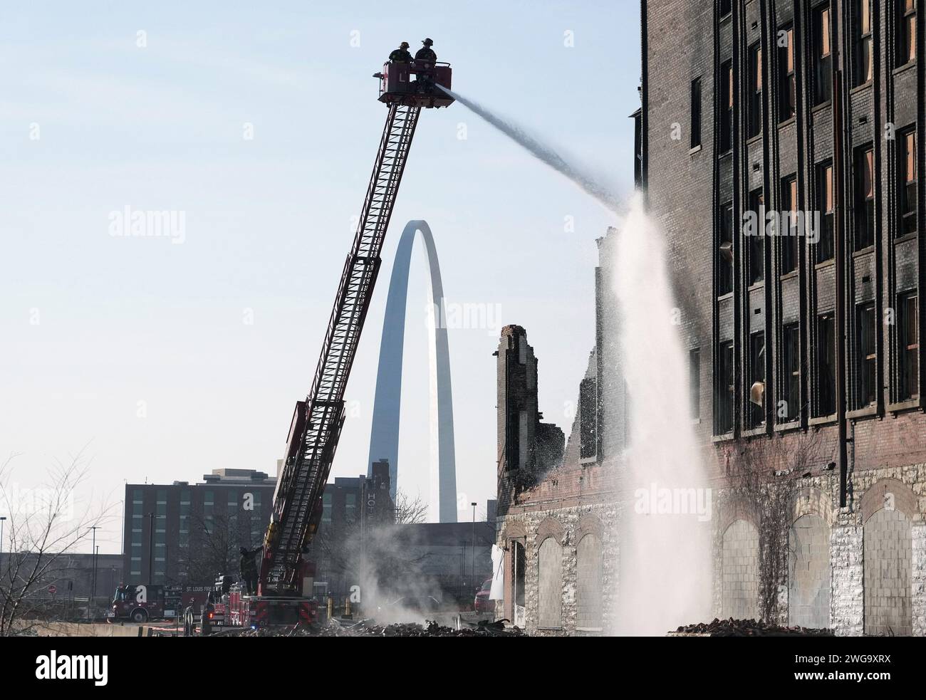 Hook and ladder fire truck hi-res stock photography and images - Alamy