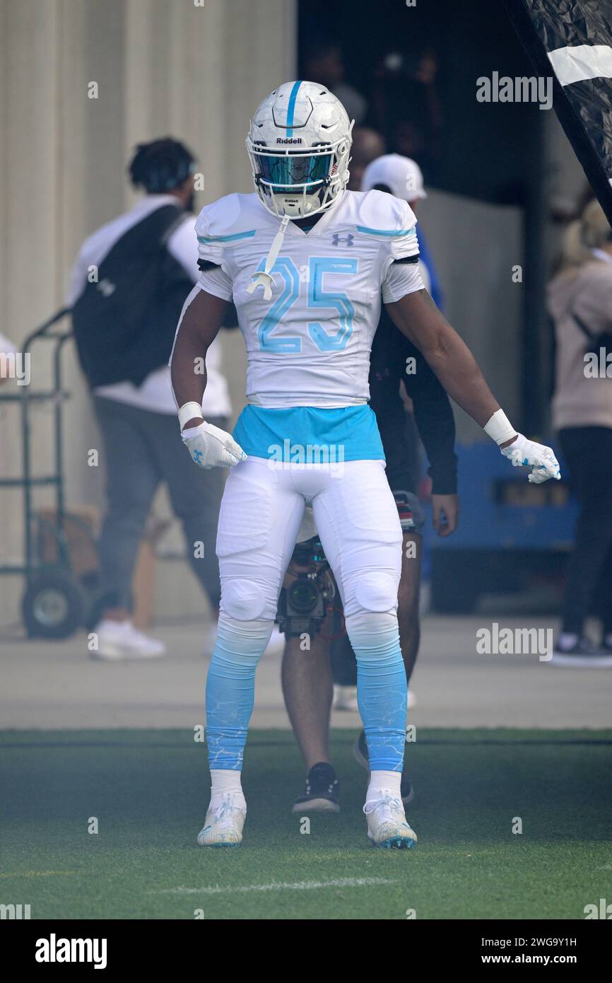 Team Ice defensive back Edrees Farooq (25) runs onto the field during ...