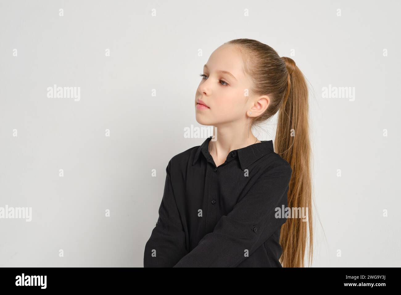 Ponytail female profile head shot hi-res stock photography and images ...