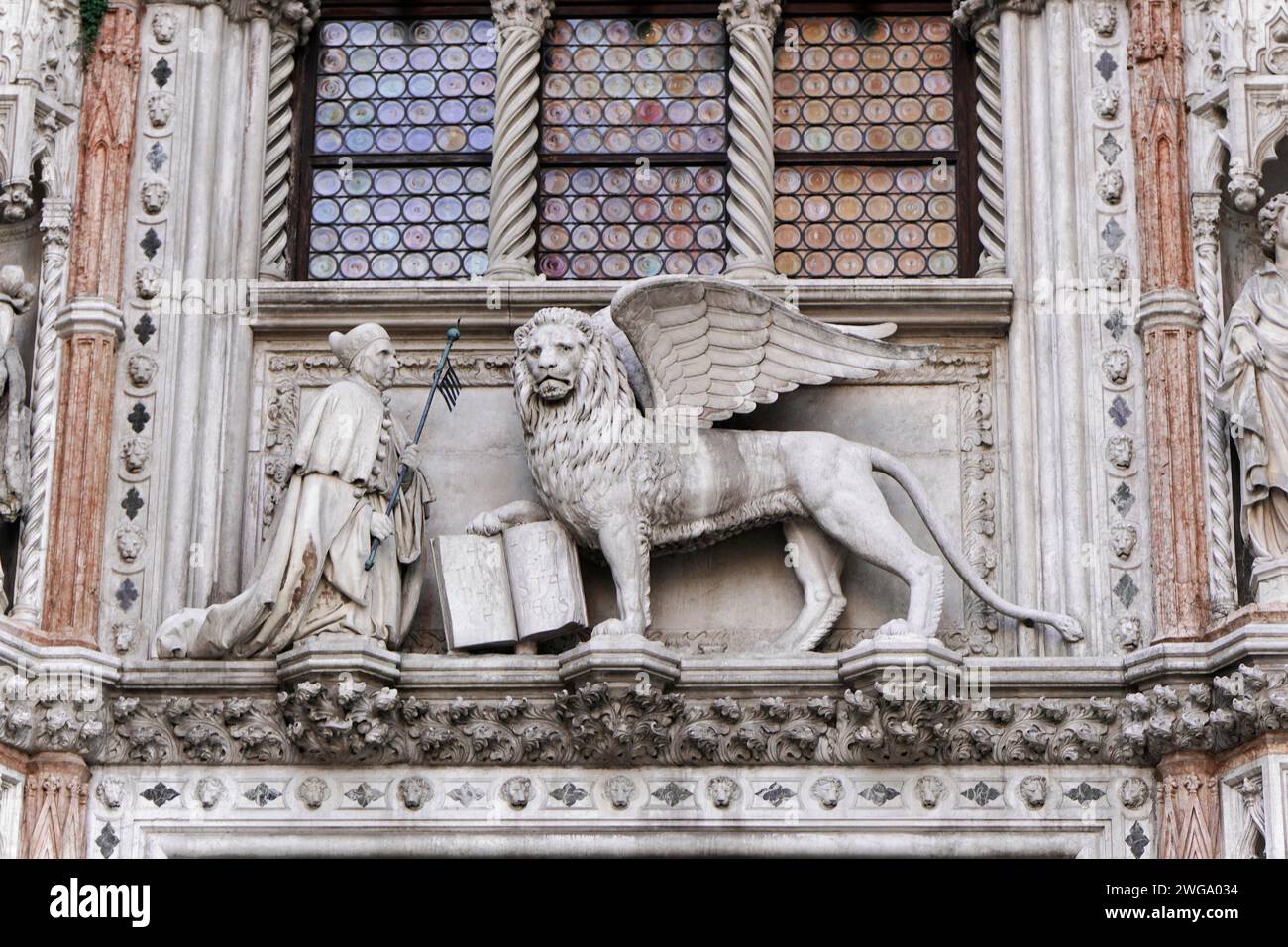 Winged lion piazza san hi-res stock photography and images - Alamy