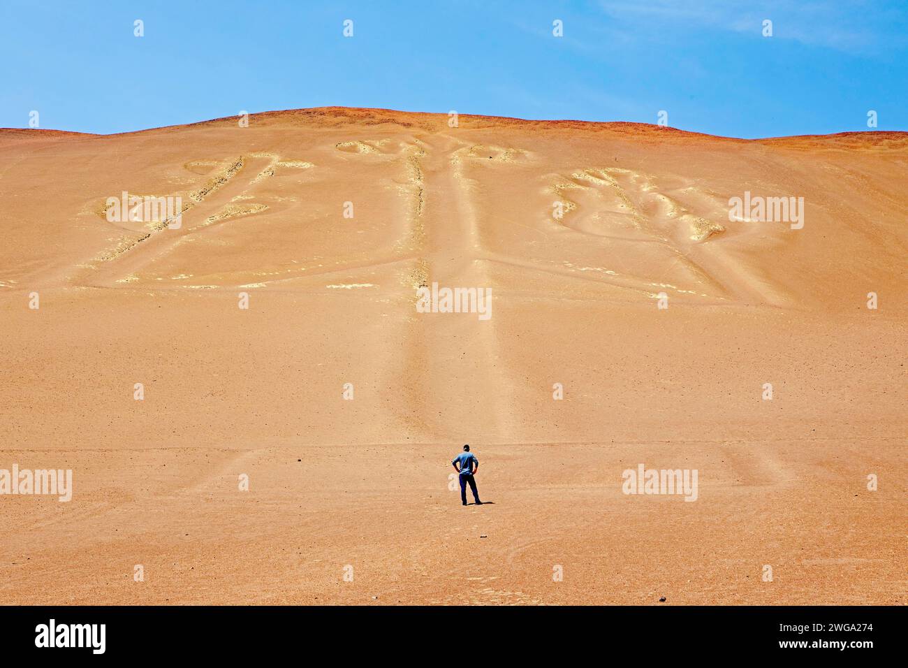 Geoglyph El Candelabro or candelabra of Paracas, Paracas, Reserva ...
