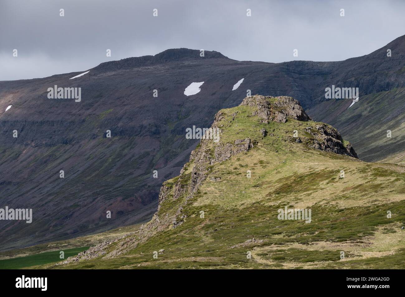 So-called Cathedral of the Elves, Alfakirkjan, Tungustapi ...