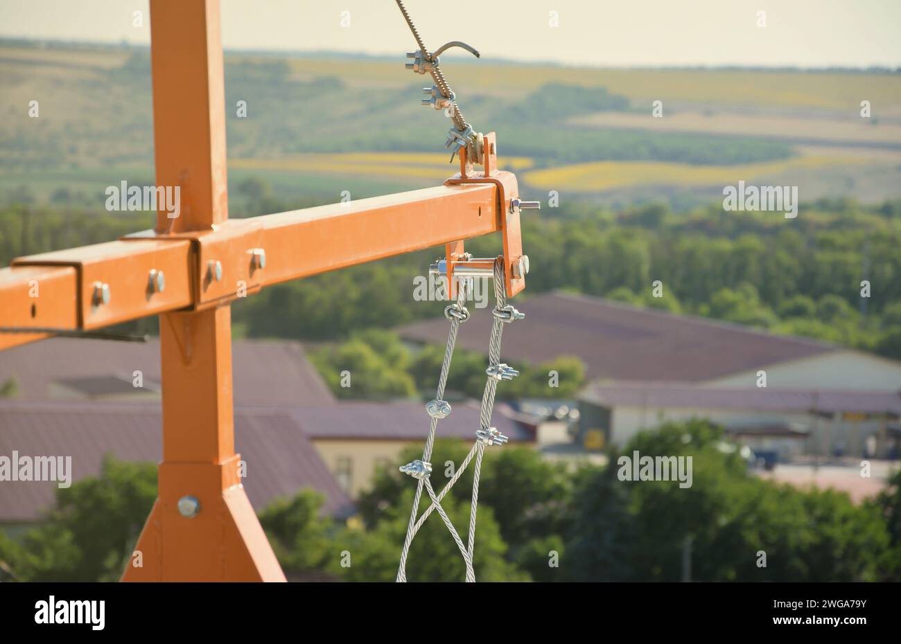 Rope lockers in ending of front beam of suspended wire rope platform ...