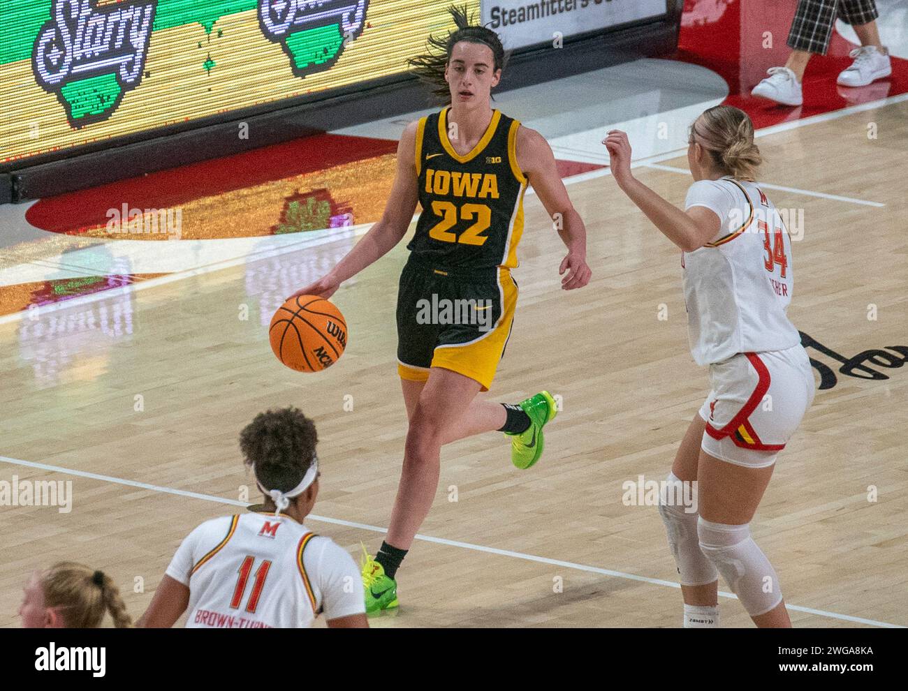 Caitlin clark basketball hi-res stock photography and images - Alamy