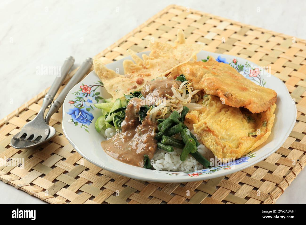Nasi Pecel Madiun or Sego Pecel is an Indonesian Rice Dish Made from ...