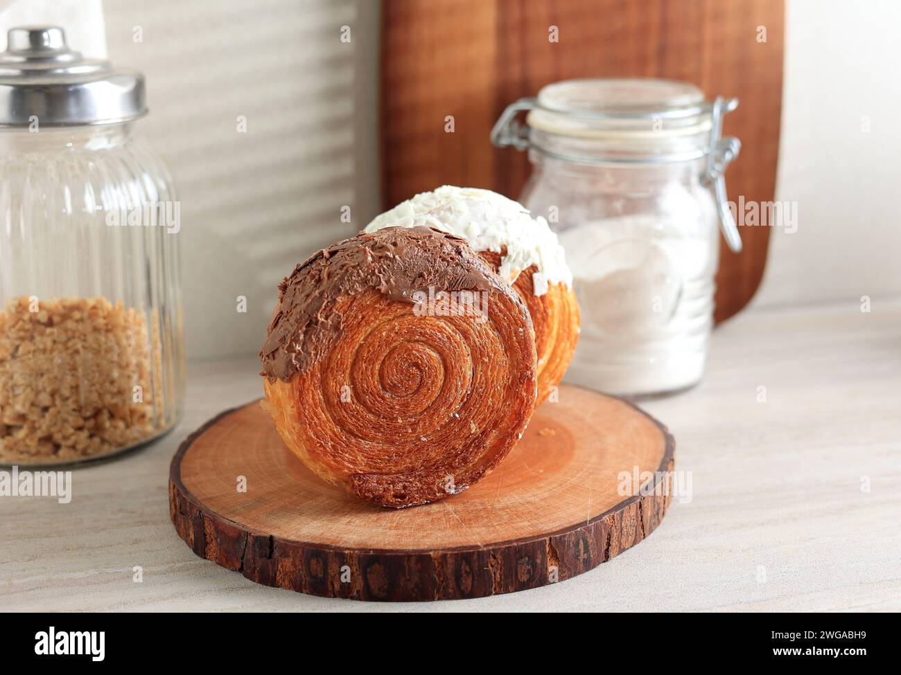 Cromboloni or Crombolini, Croissant Bomboloni Round New York Roll Stock ...