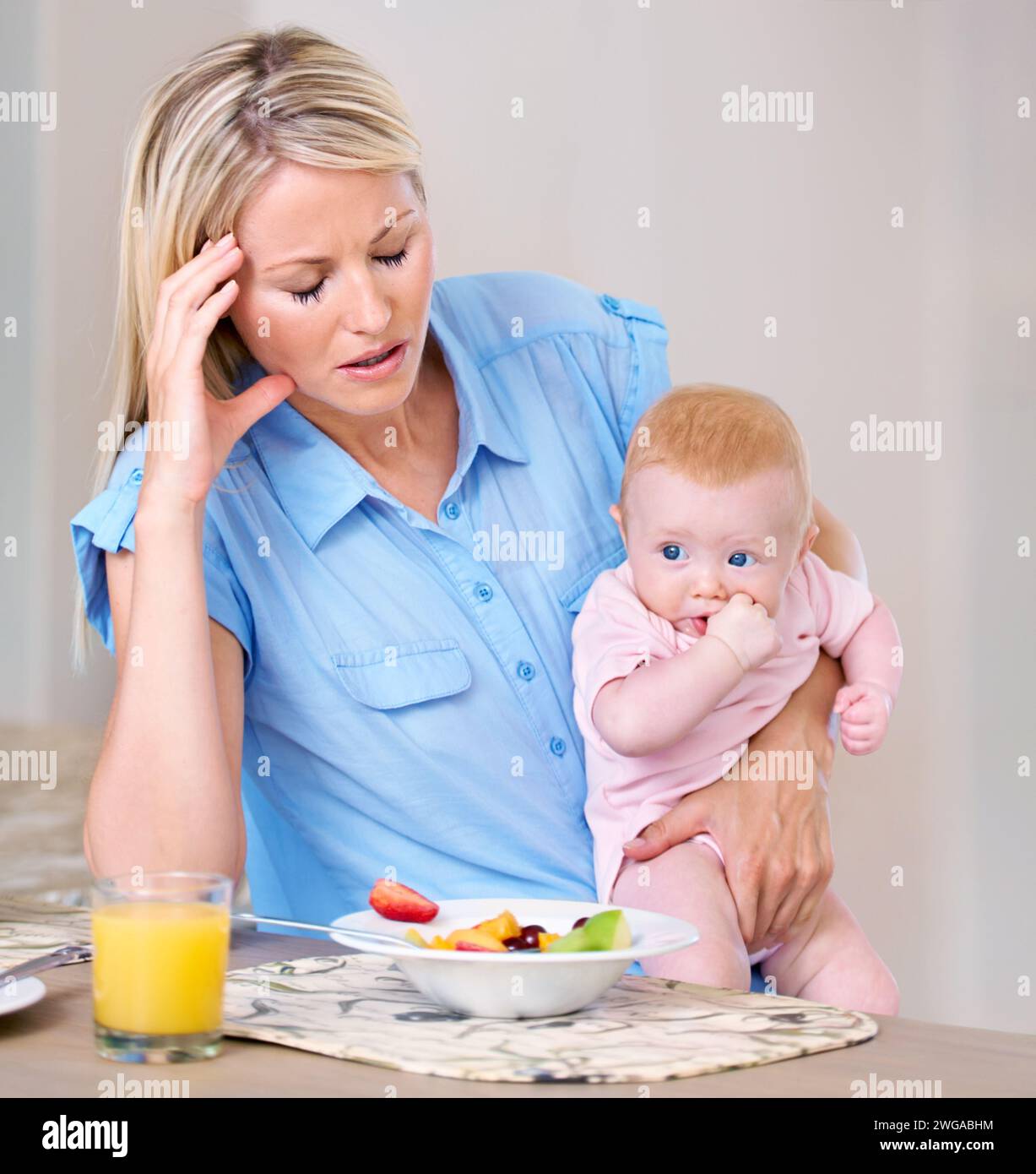 Child anxiety family meal hi-res stock photography and images - Alamy