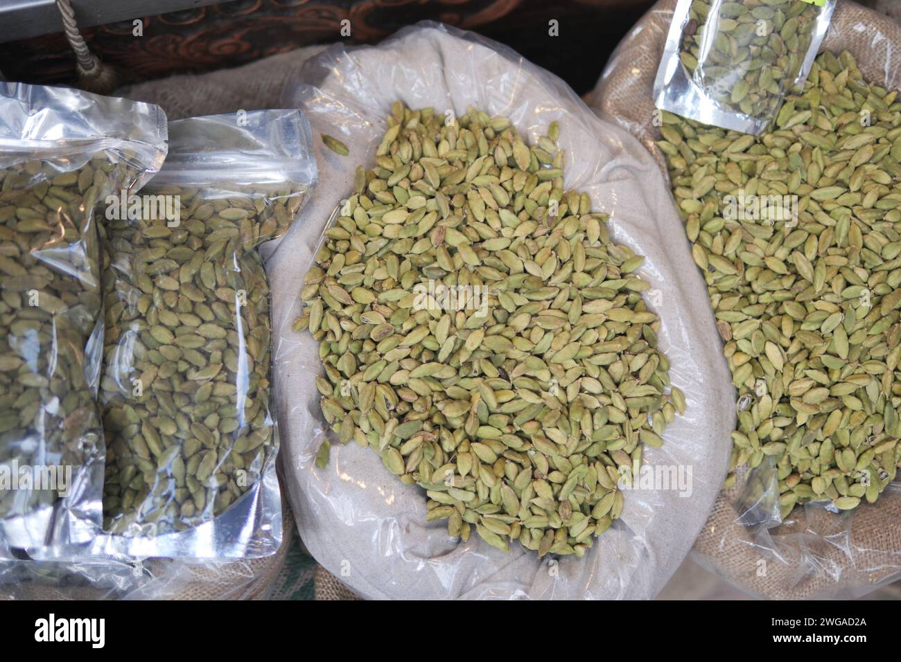 Pile of green cardamom seeds Stock Photo - Alamy