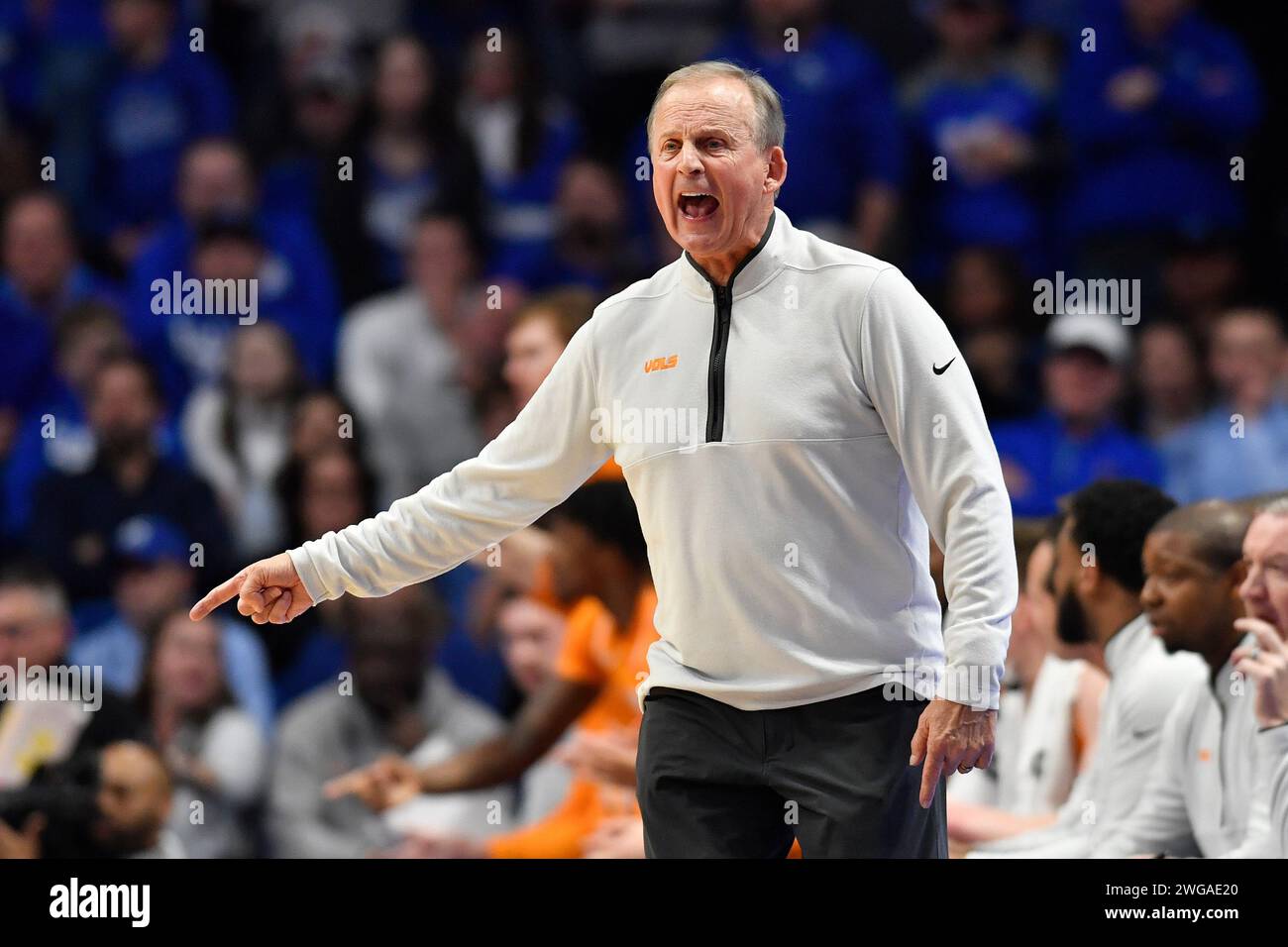 Tennessee head coach Rick Barnes shouts instructions to his players ...