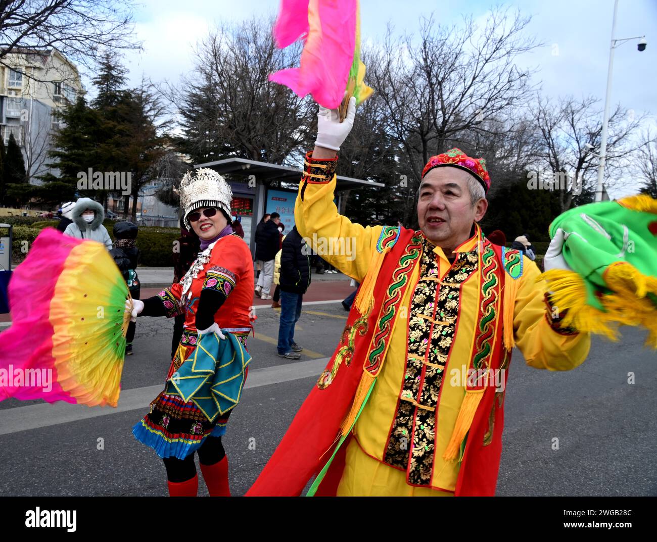 People perform Yangge dance to welcome the Spring Festival in Weihai ...