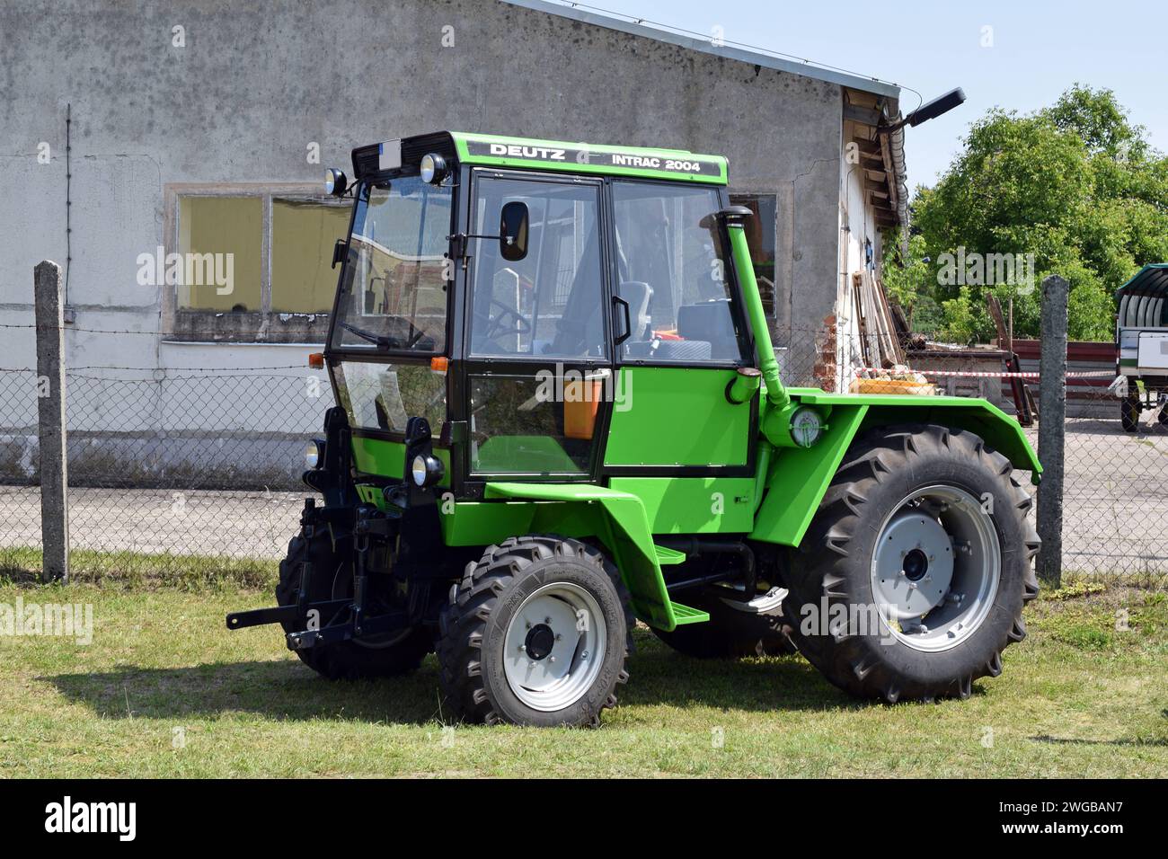 Systhemtraktor hi-res stock photography and images - Alamy