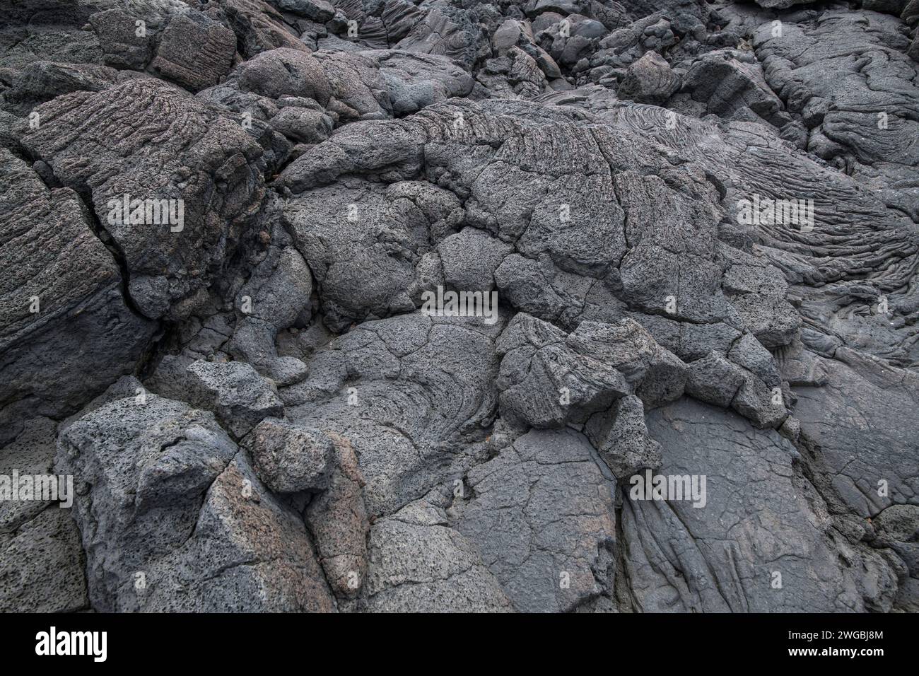 Cracks and crevices hi-res stock photography and images - Alamy