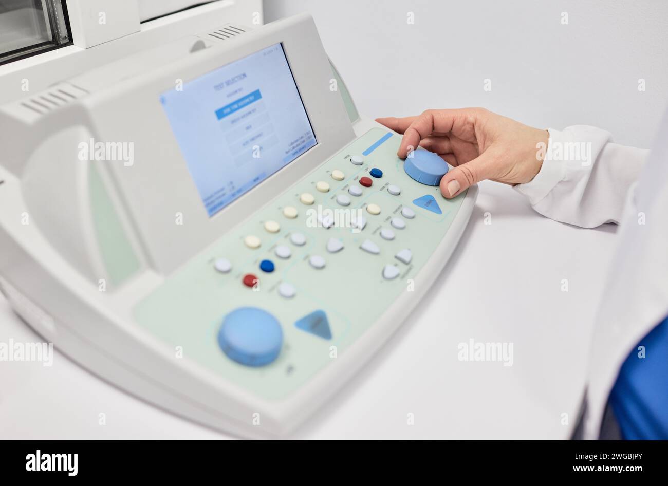 Audiometer hi-res stock photography and images - Alamy